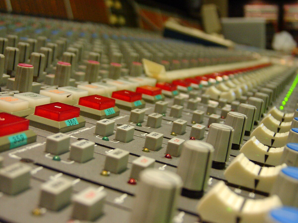 井出 音 研究所